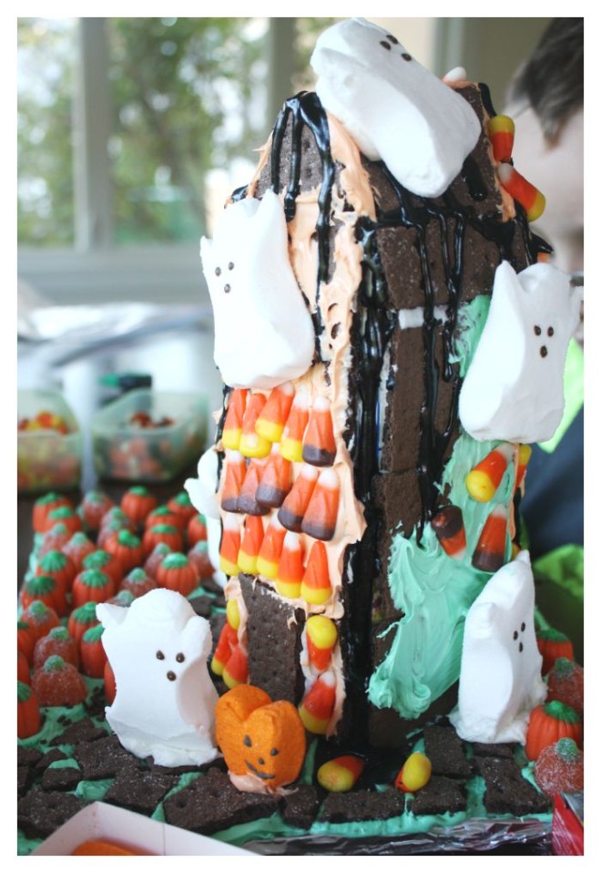 Make An Edible Haunted House - Little Bins for Little Hands