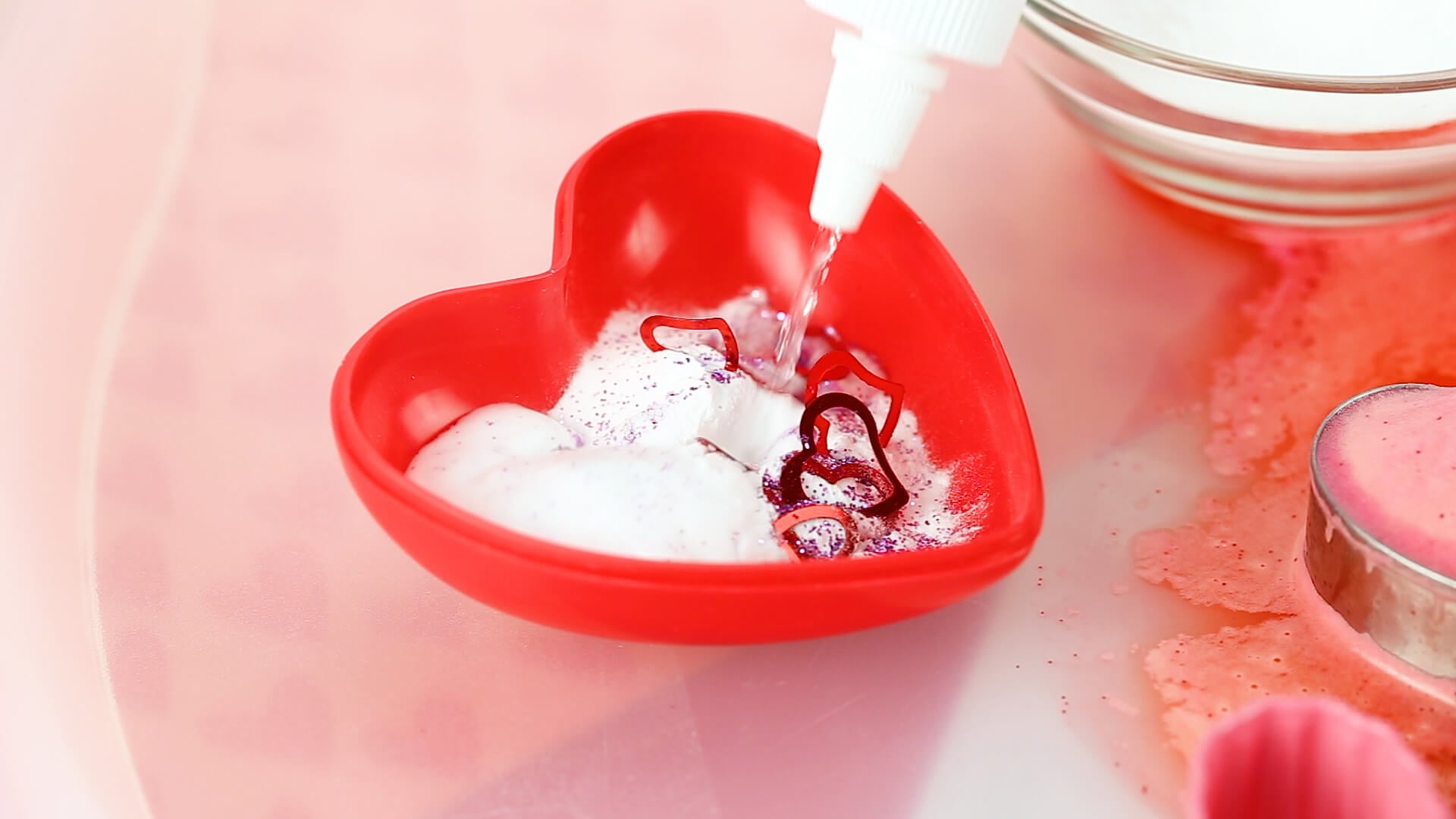 Valentines Baking Soda Vinegar Experiment - Little Bins for Little Hands