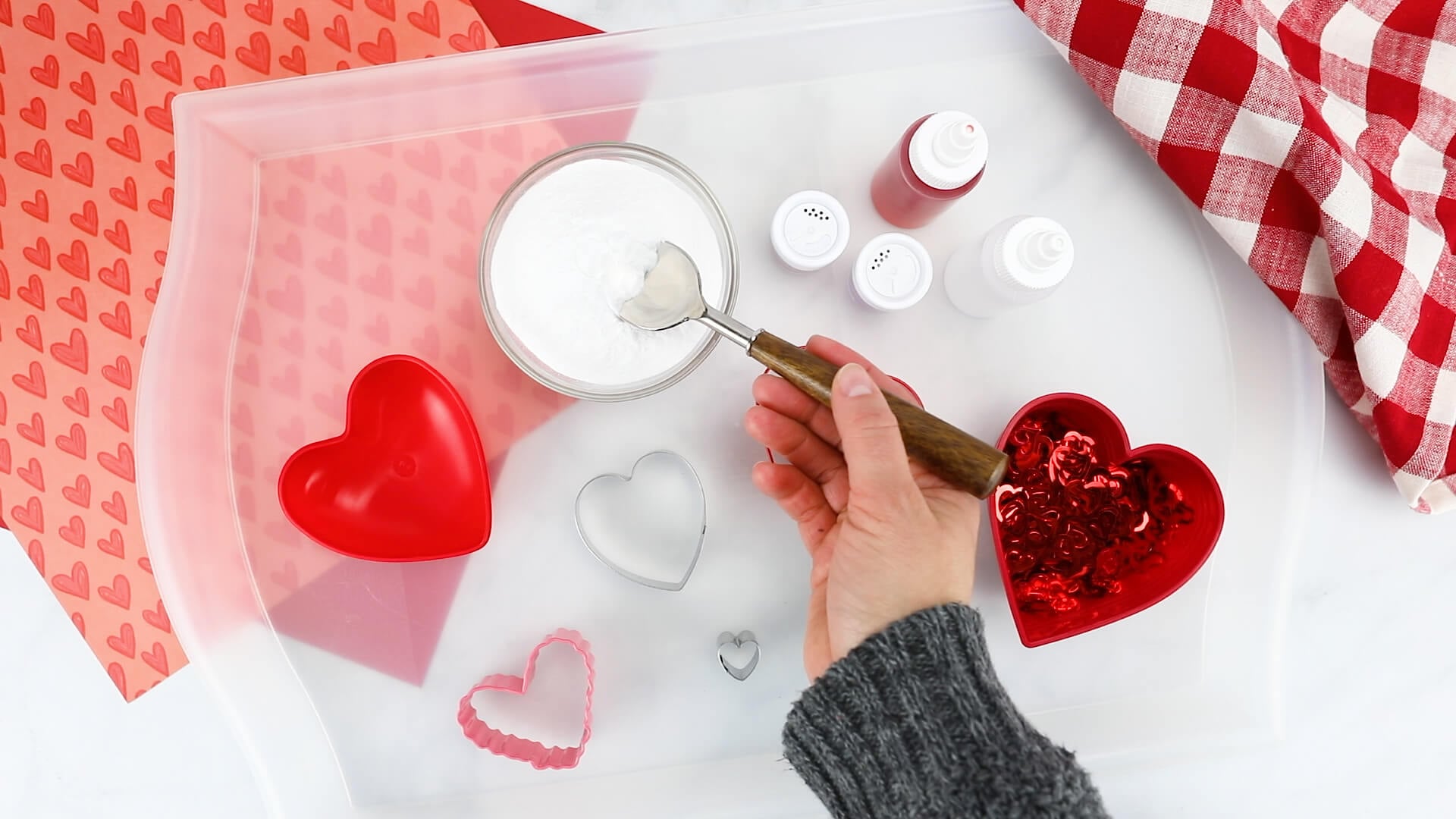 Valentines Baking Soda Vinegar Experiment - Little Bins for Little Hands