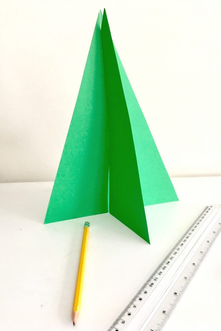 Easy 3D Christmas Tree Craft (Printable Kids’ Activity) - Little Bins ...