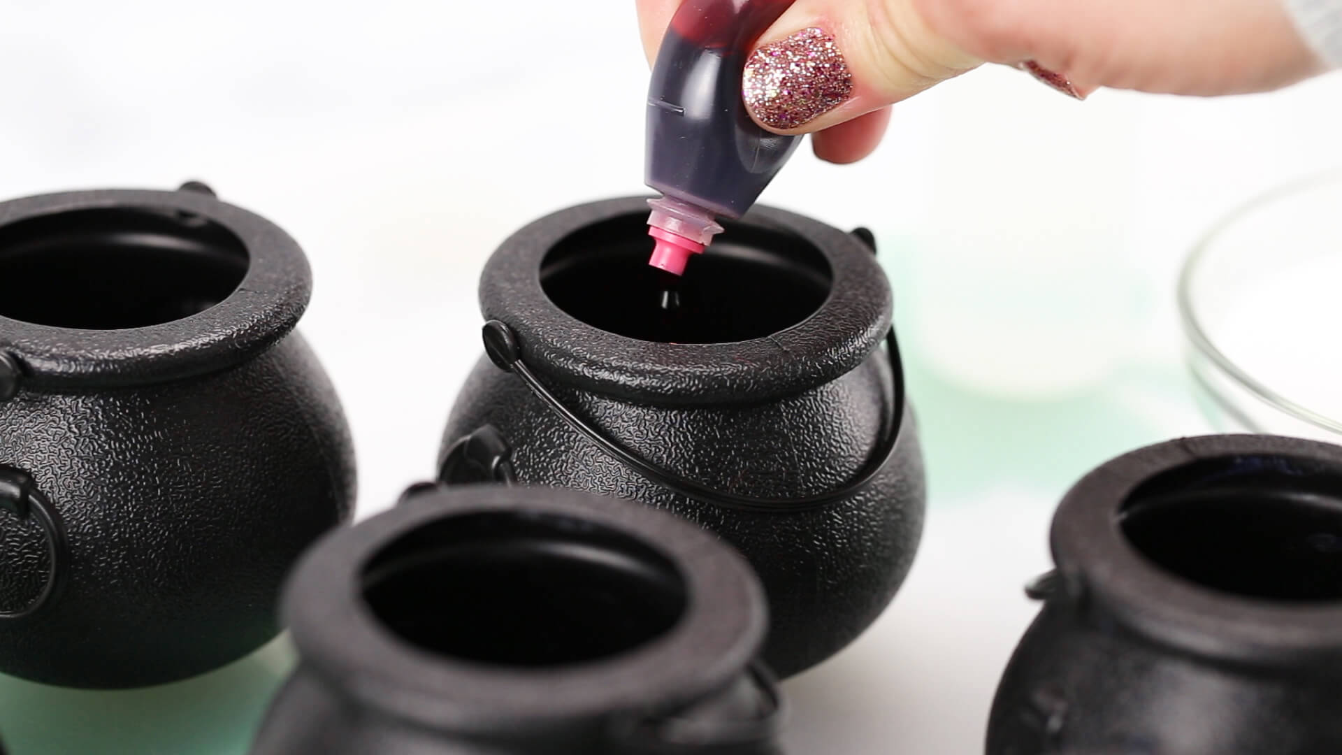 St Patrick's Day Fizzing Pot Experiment - Little Bins for Little Hands