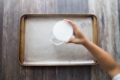 How To Make Slime With Baking Soda And Vinegar
