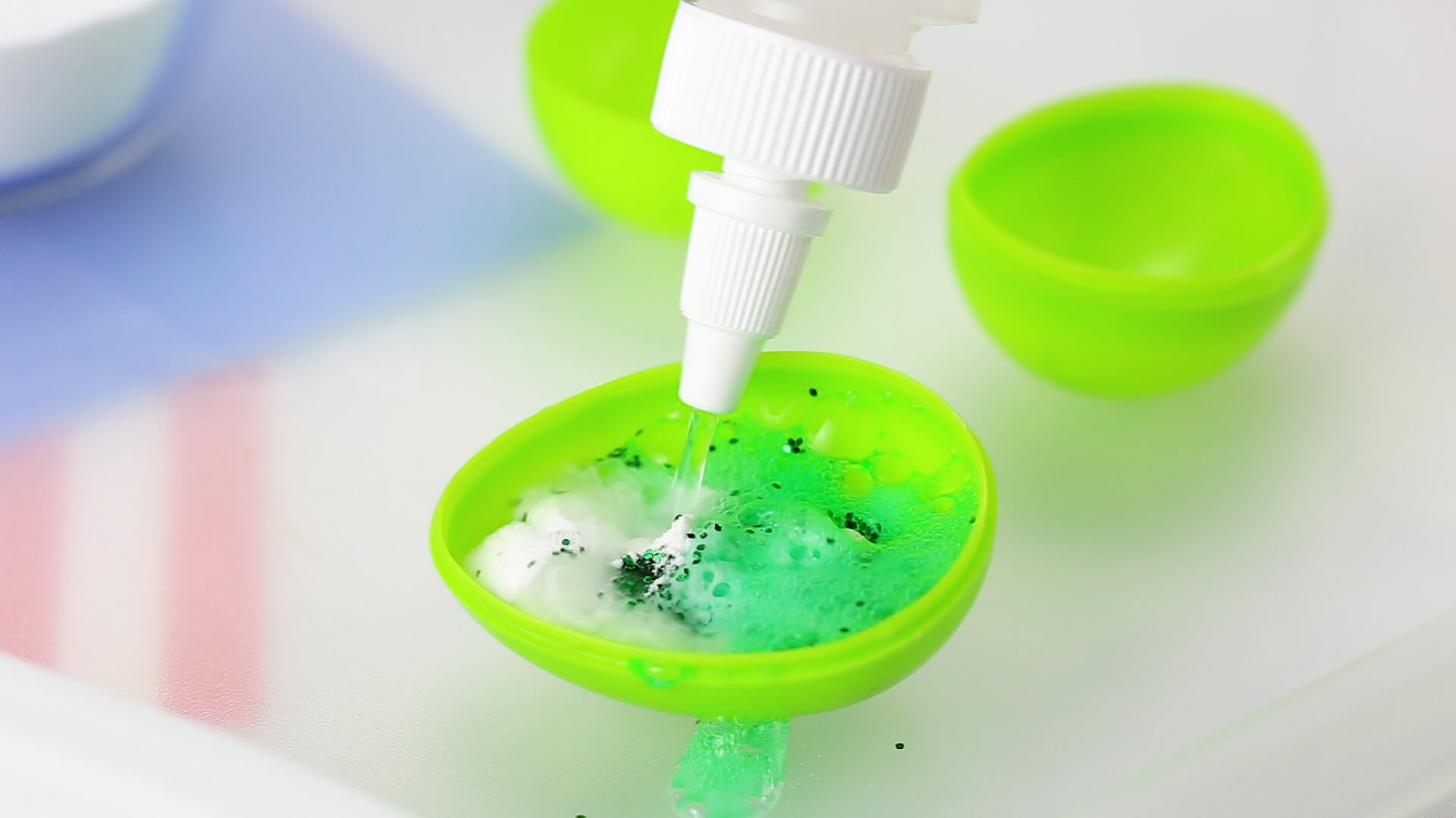 Fizzy Green Eggs and Ham Activity: Easy Seuss Science