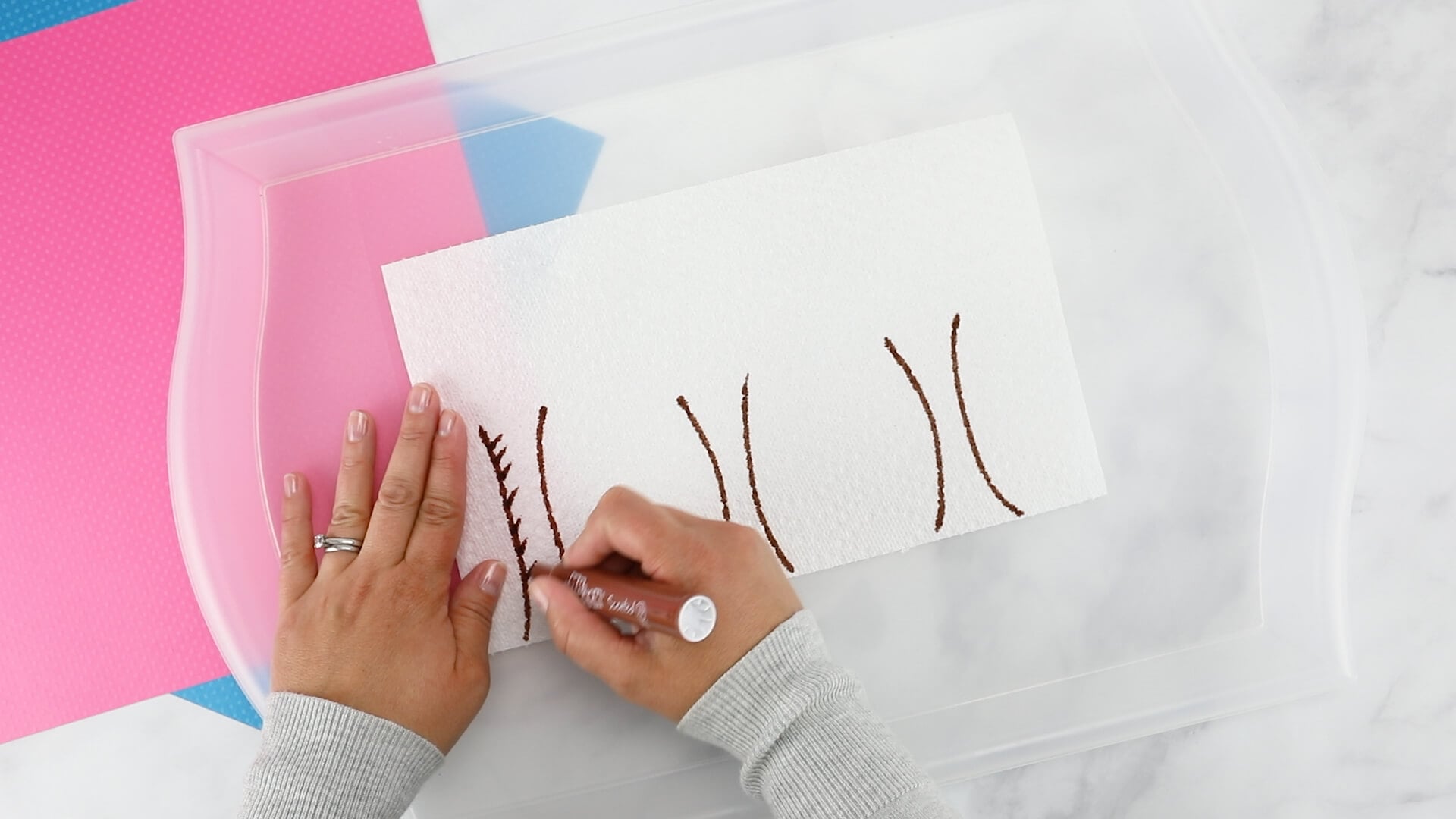 Cool Paper Towel Art For Kids - Little Bins for Little Hands