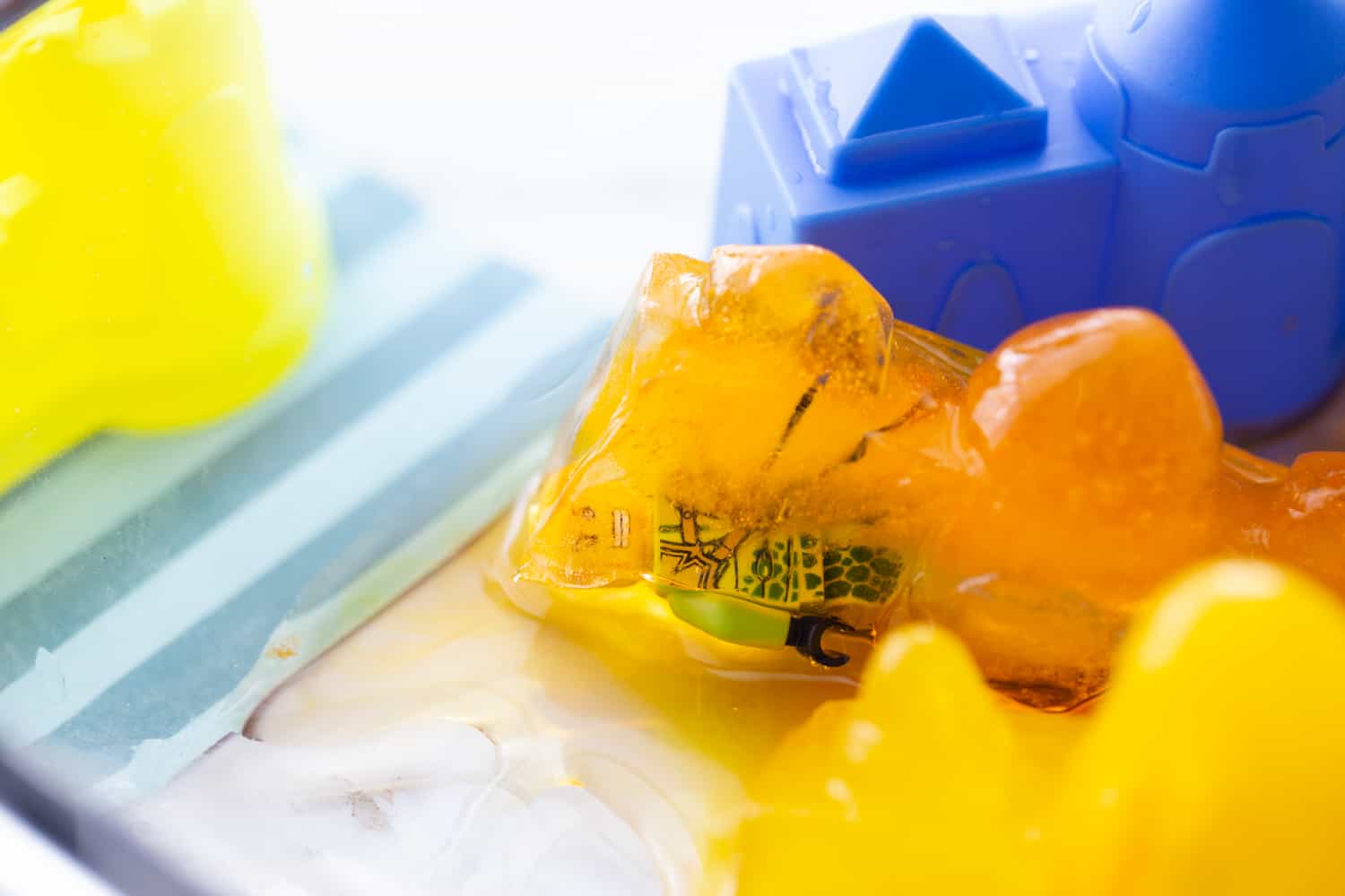 Frozen Castles For Melting Summer Fun! - Little Bins for Little Hands