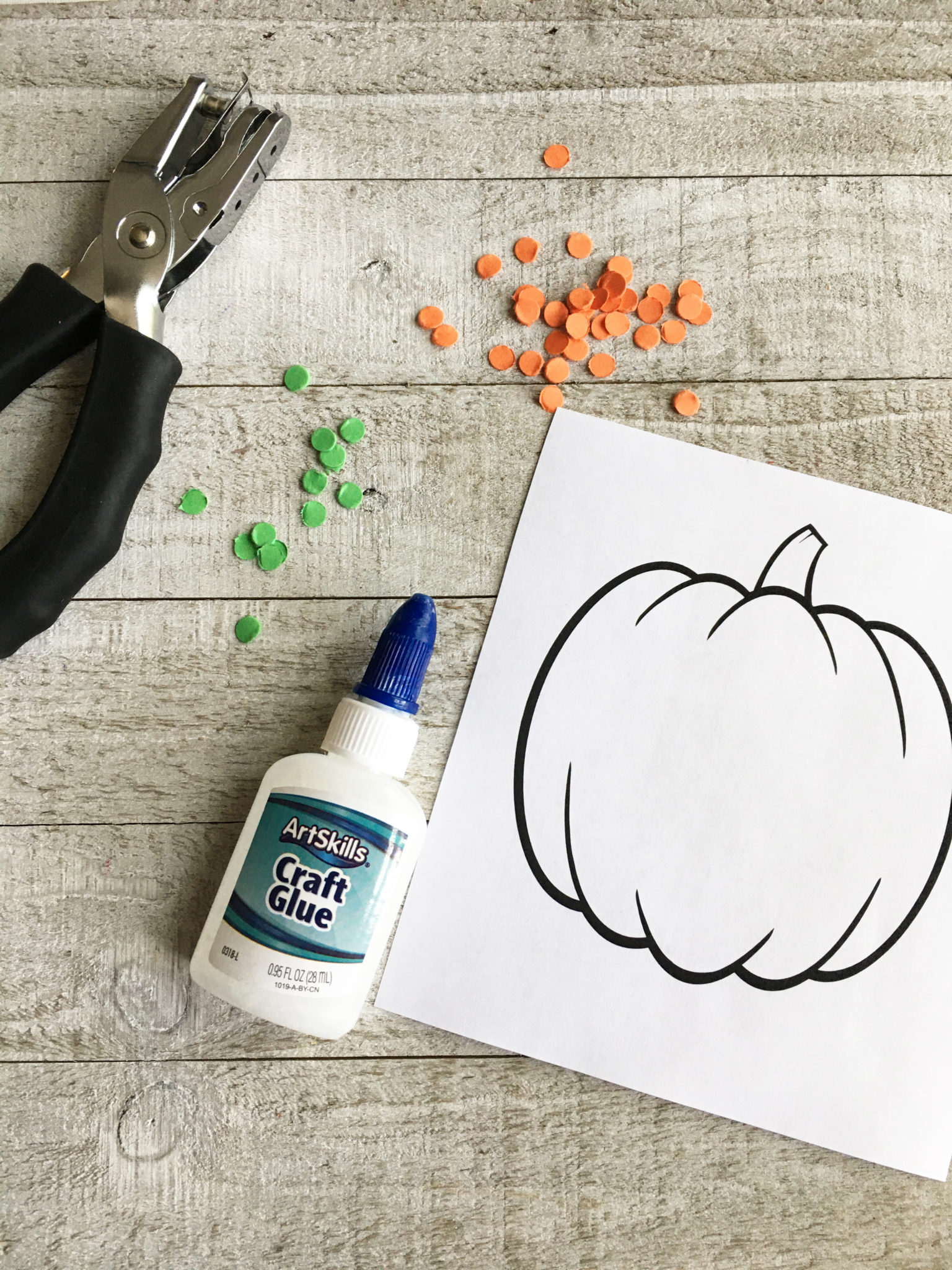 Dot Pumpkin Art (Free Pumpkin Template) - Little Bins for Little Hands