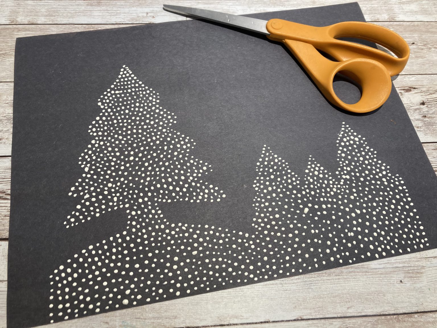 Winter Dot Painting (Free Printable) - Little Bins for Little Hands