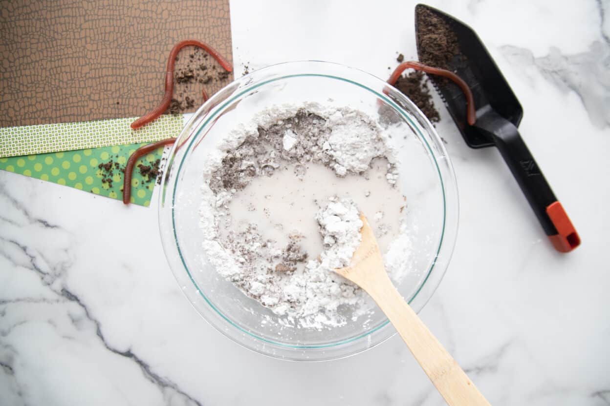 Easy Magic Mud Recipe for Kids | Cornstarch Oobleck Science