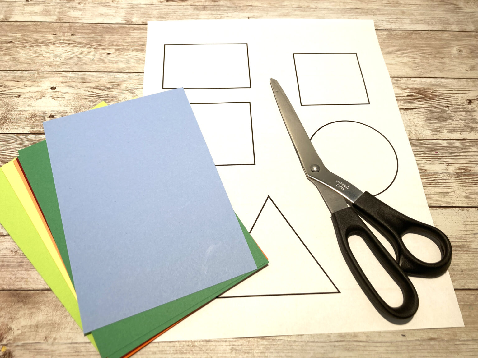 How To Make A Balanced Mobile - Little Bins for Little Hands