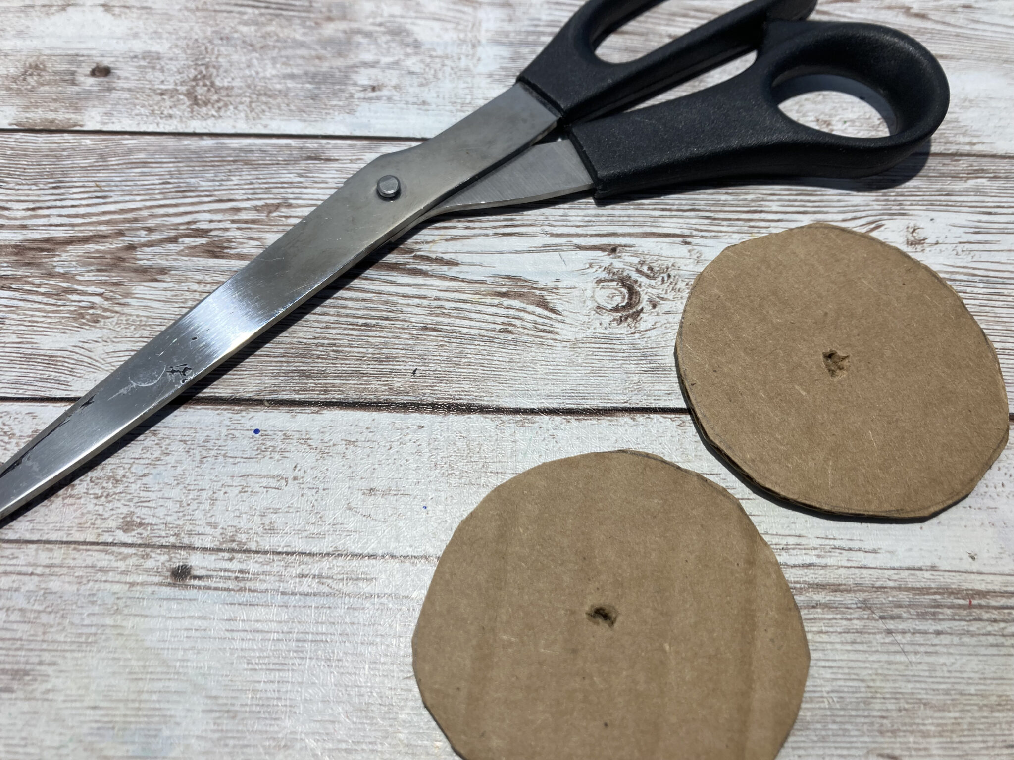 Simple Pulley System For Kids - Little Bins for Little Hands