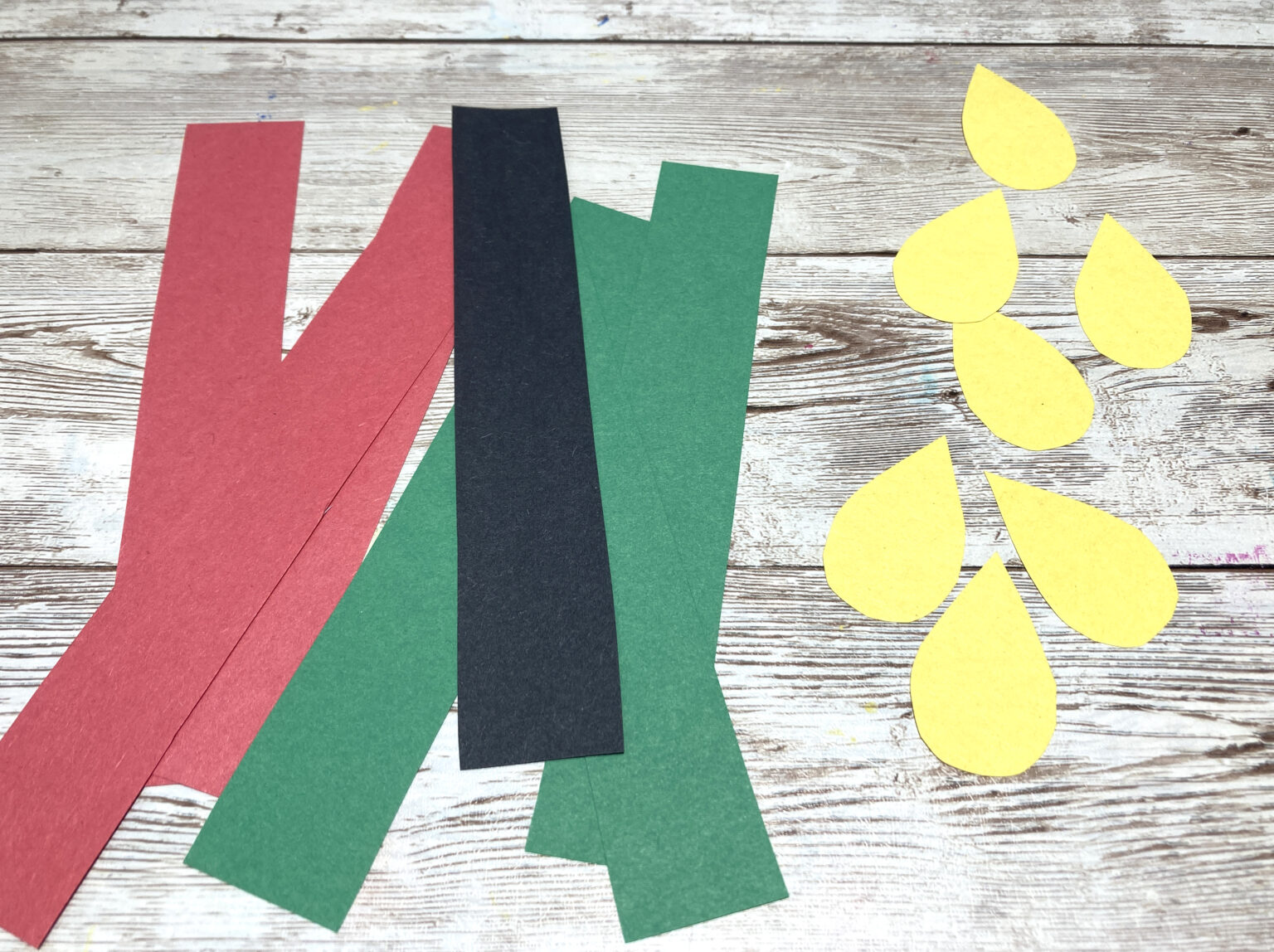 Kwanzaa Kinara Craft - Little Bins for Little Hands