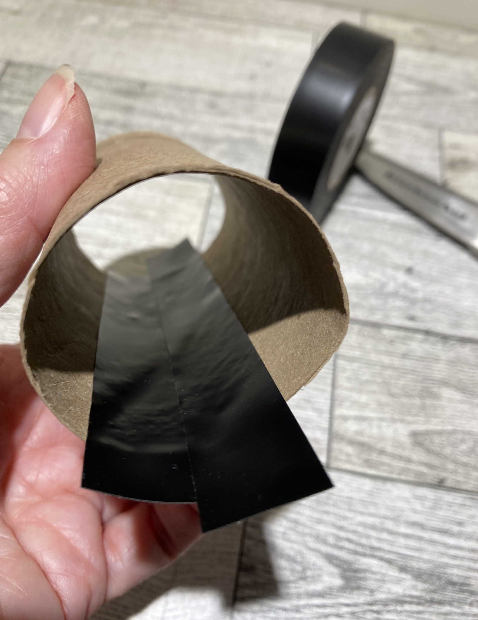 Make A DIY Spectroscope - Little Bins for Little Hands