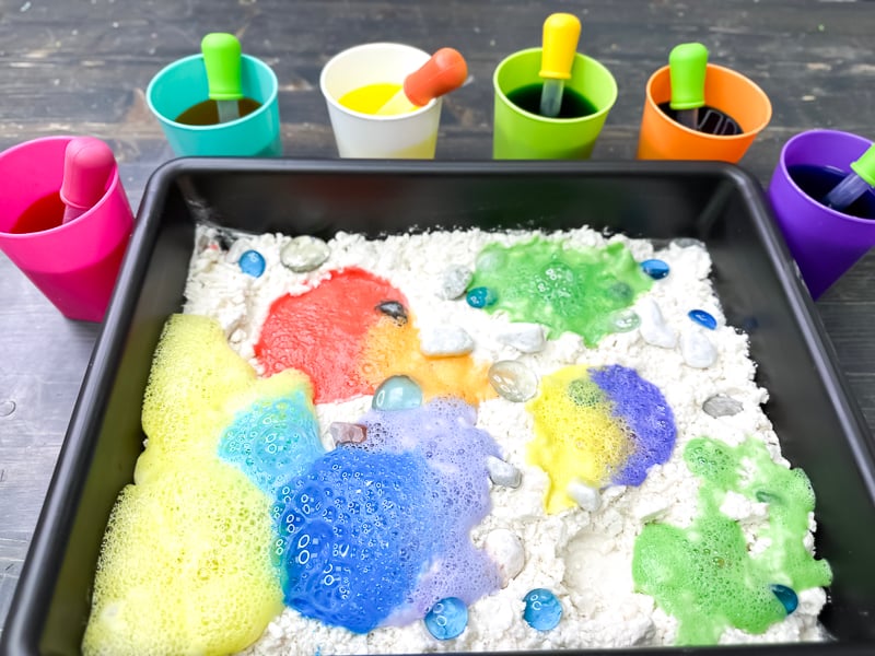Fun Fizzing Planets Activity (Baking Soda Science)